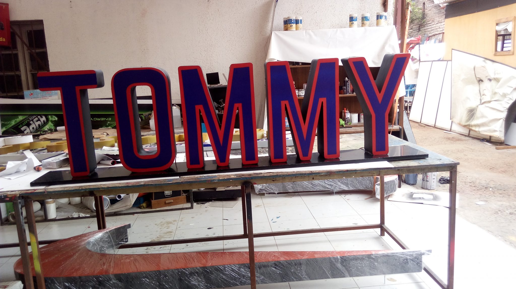 Somos expertos en la fabricación de letras volumétricas en madera ...